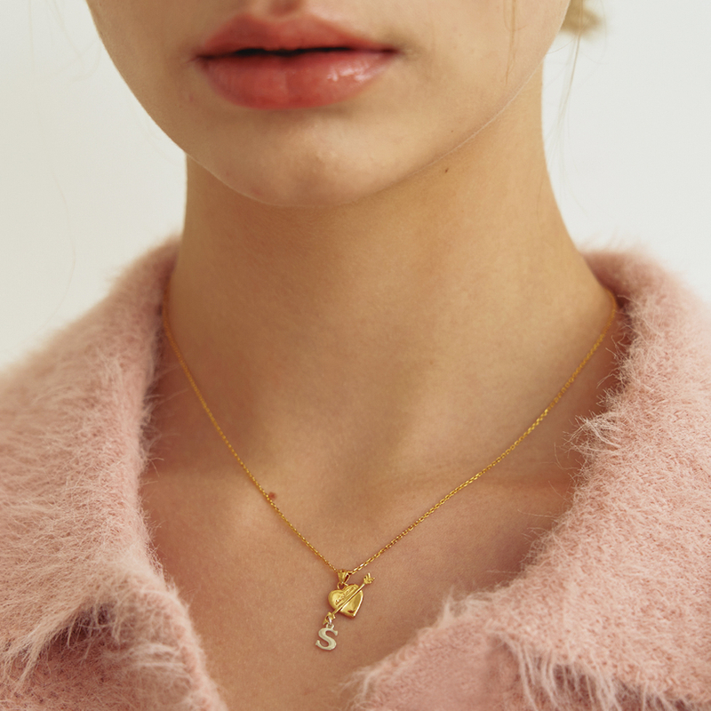 cupid signature initial necklace 골드 | 135,000원 | 아몬즈 주얼리