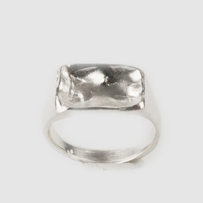 Melting Signet Ring 01 | 110,000원 | 아몬즈 주얼리