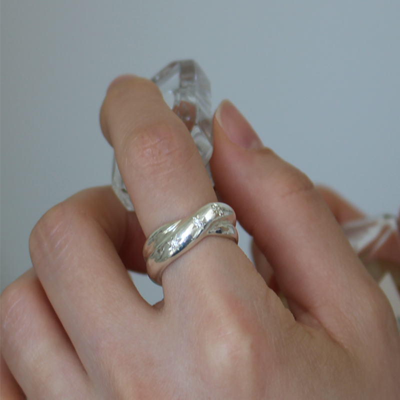 Twist ring | 128,000원 | 아몬즈 주얼리