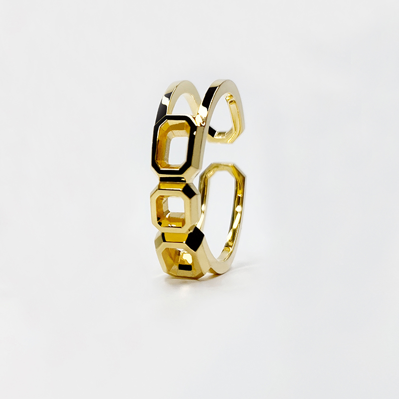 Ito Ring - Gold plated | 140,000원 | 아몬즈 주얼리